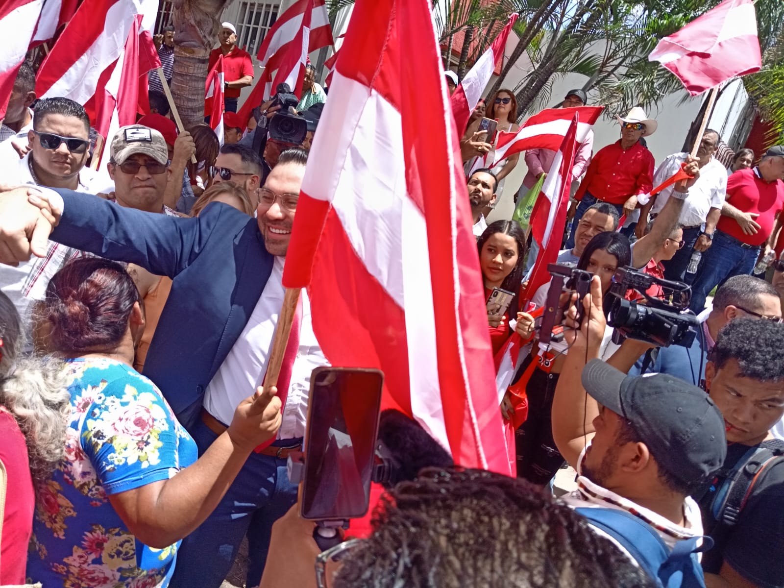 Jorge Cálix es juramentado como miembro del Partido Liberal - Extra Digital Honduras